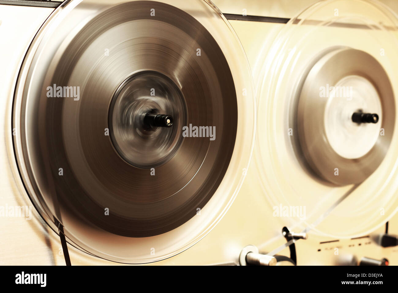 Old tape recorder hi-res stock photography and images - Alamy