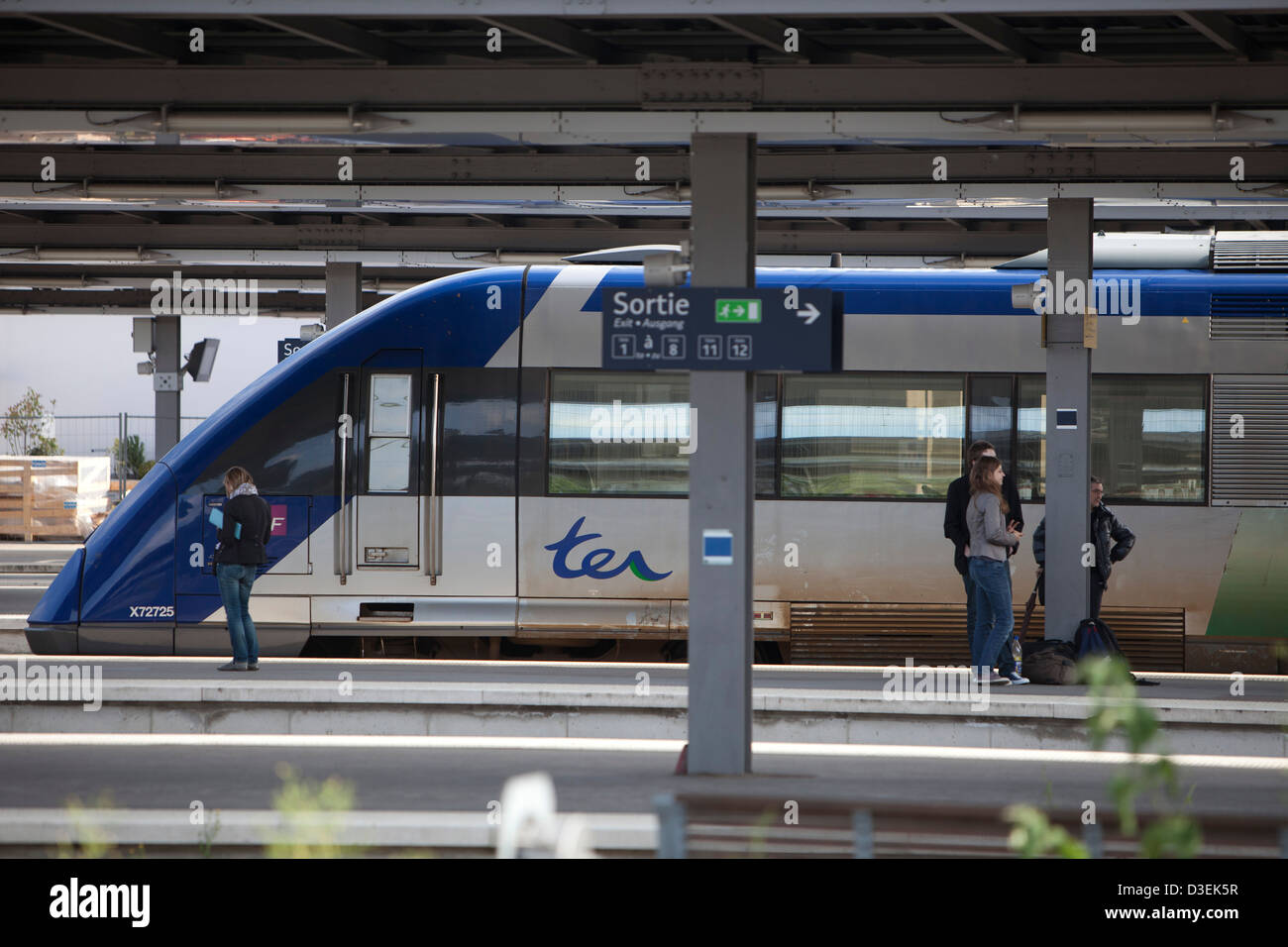 Amiens train station hi-res stock photography and images - Alamy