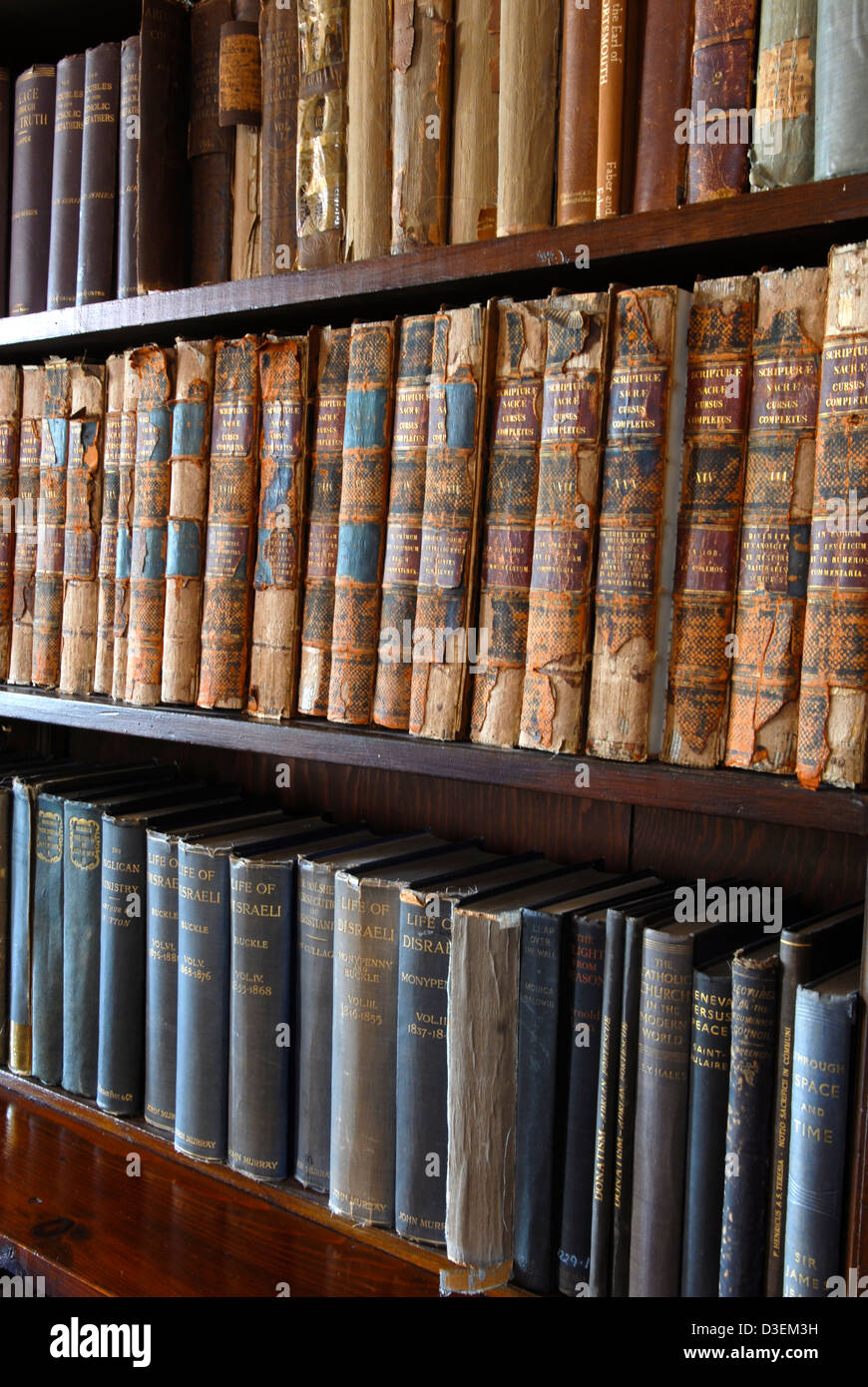 A bookshelf full of old books Stock Photo - Alamy