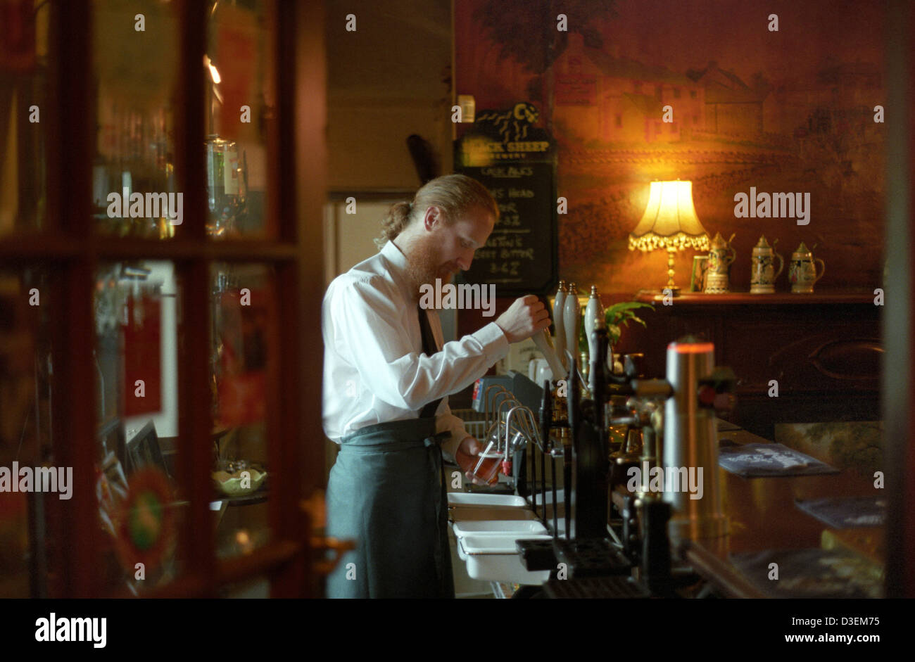 A London bar in the 90s Stock Photo - Alamy