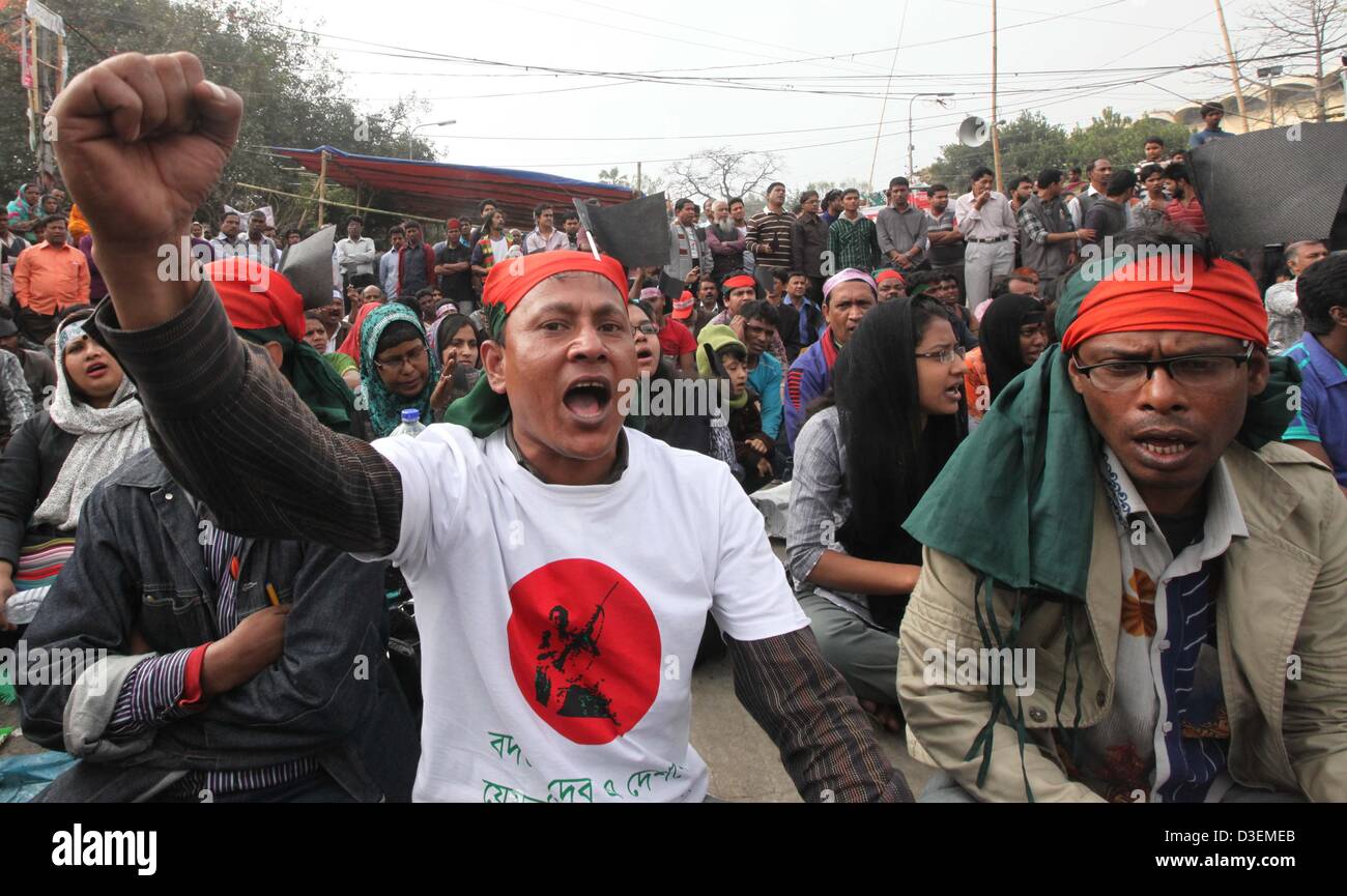 Feb. 18, 2013 - Dhaka, Bangladesh - Bangladeshi protester shouts ...
