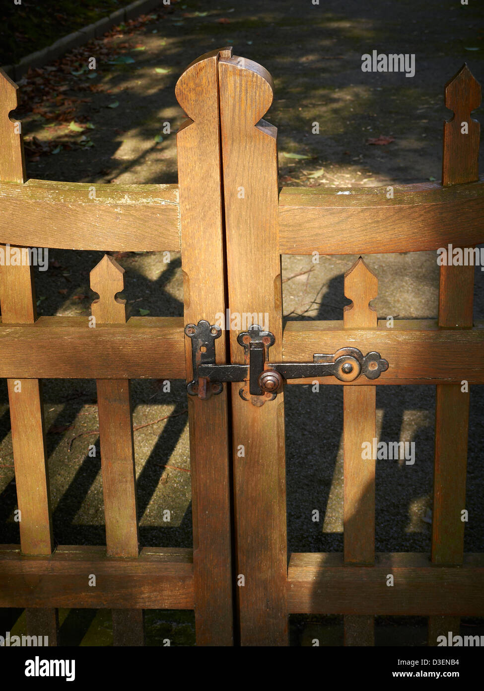 Wooden gate hi-res stock photography and images - Alamy