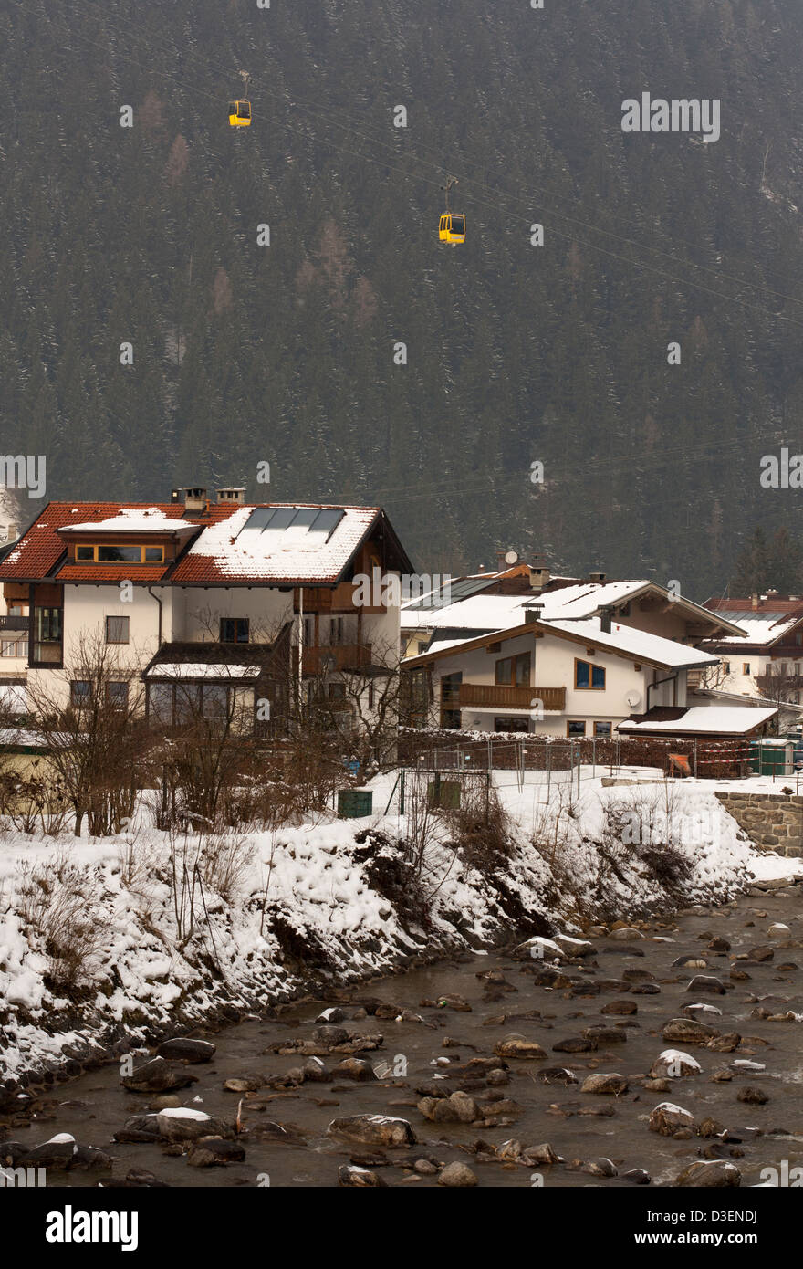 Water ski cable car hi-res stock photography and images - Alamy