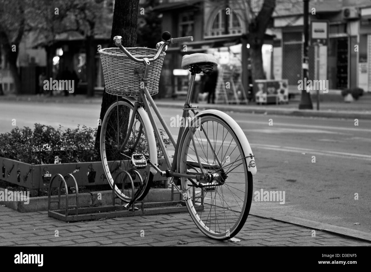 Old bicycle hi-res stock photography and images - Alamy