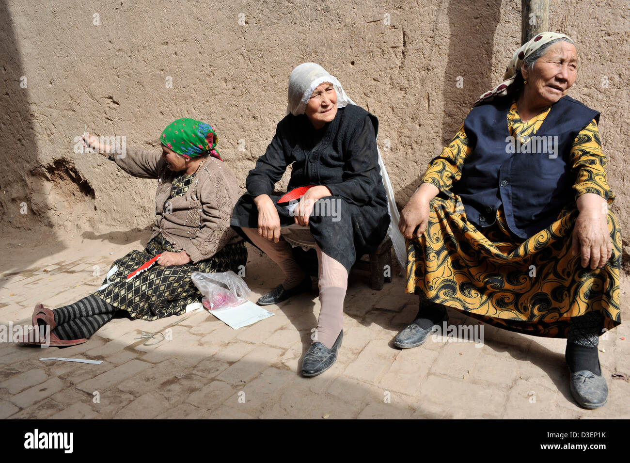 Three old women hi-res stock photography and images - Alamy