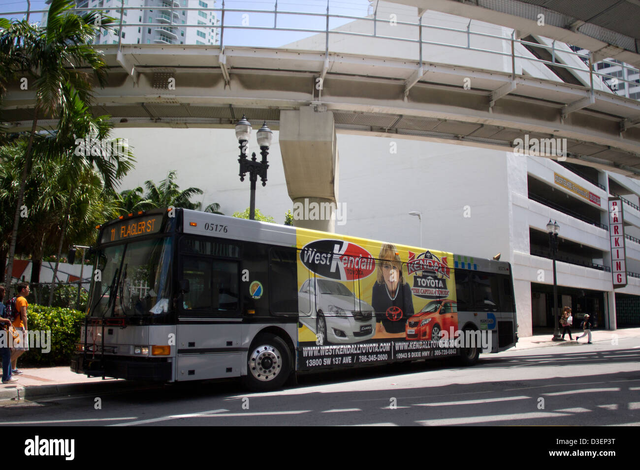 Downtown Miami Bus Stock Photo - Alamy