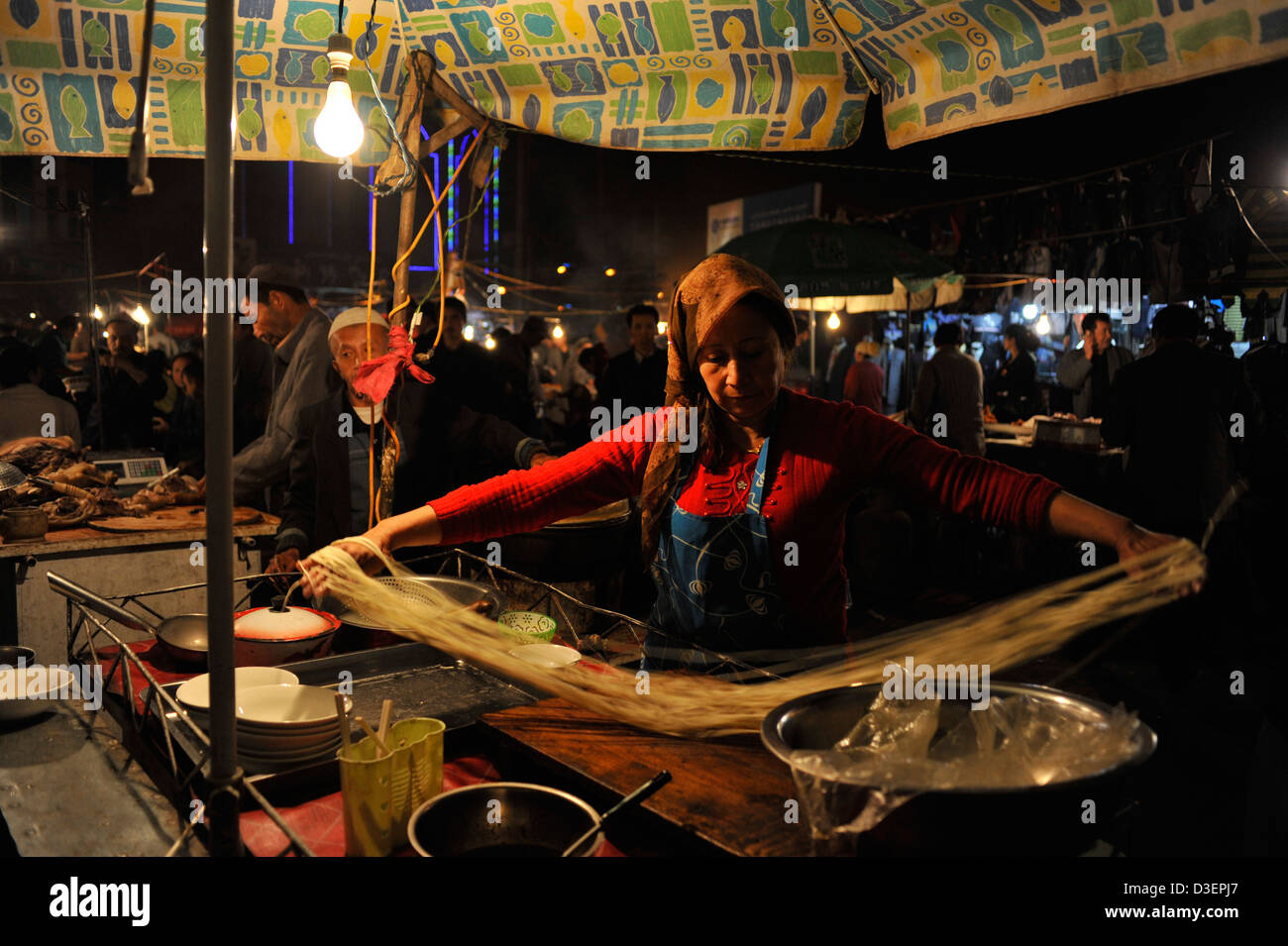 Pull noodles hi-res stock photography and images - Alamy