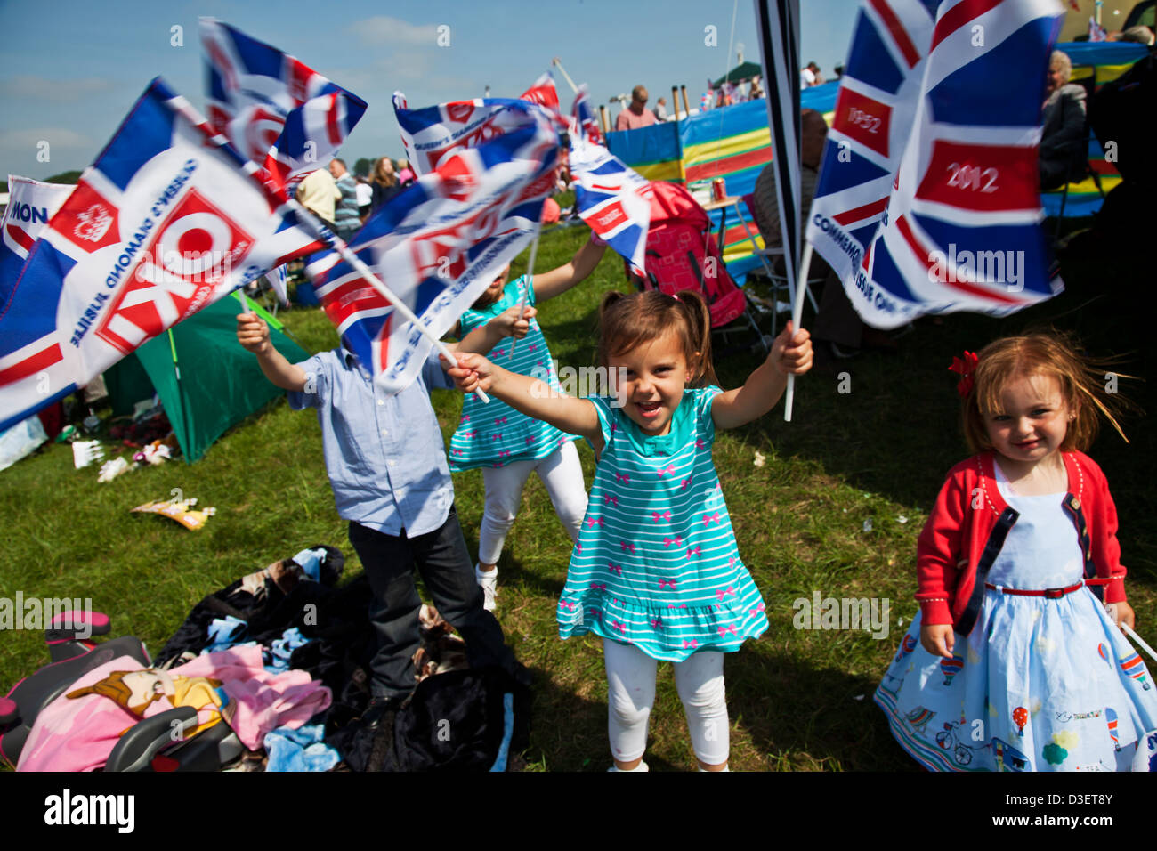Children waving flags hi-res stock photography and images - Alamy