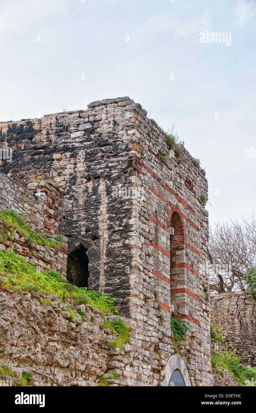 Old medieval city wall hi-res stock photography and images - Alamy