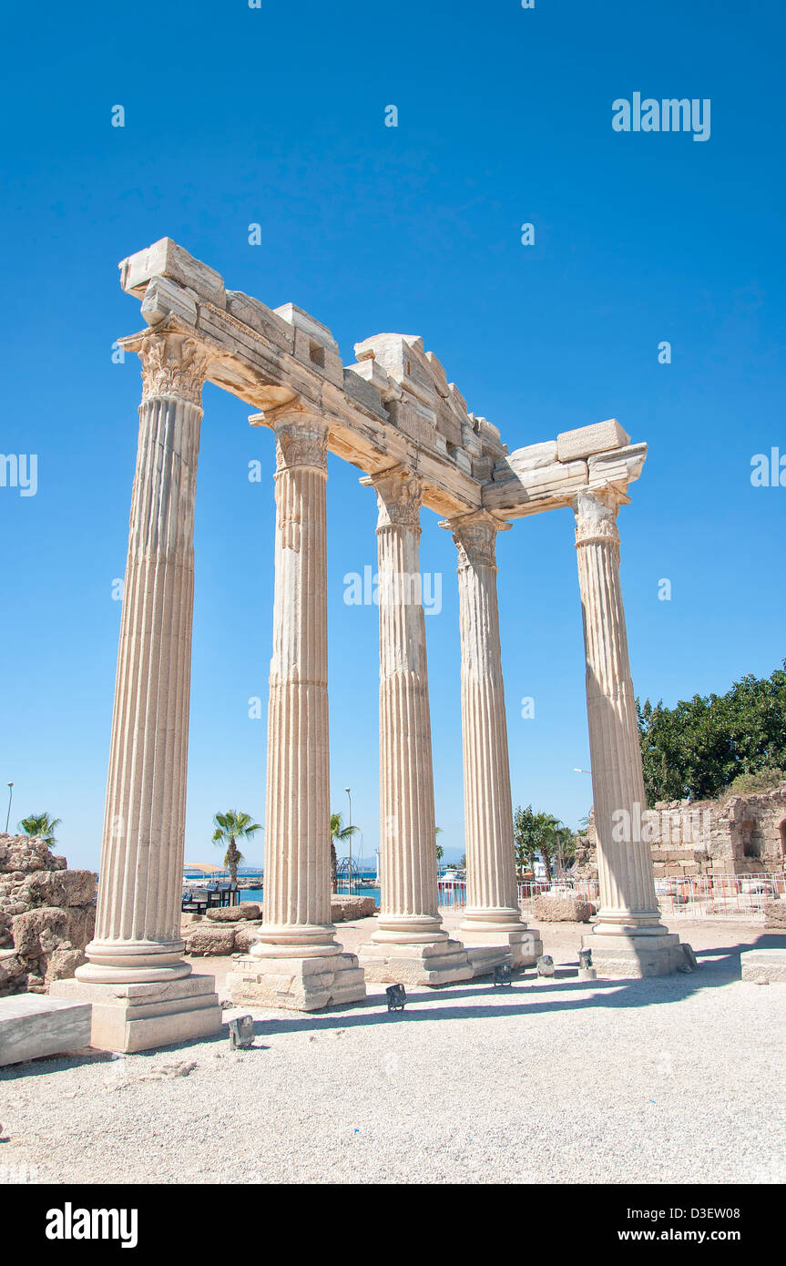 Old ruins temple apollo hi-res stock photography and images - Alamy