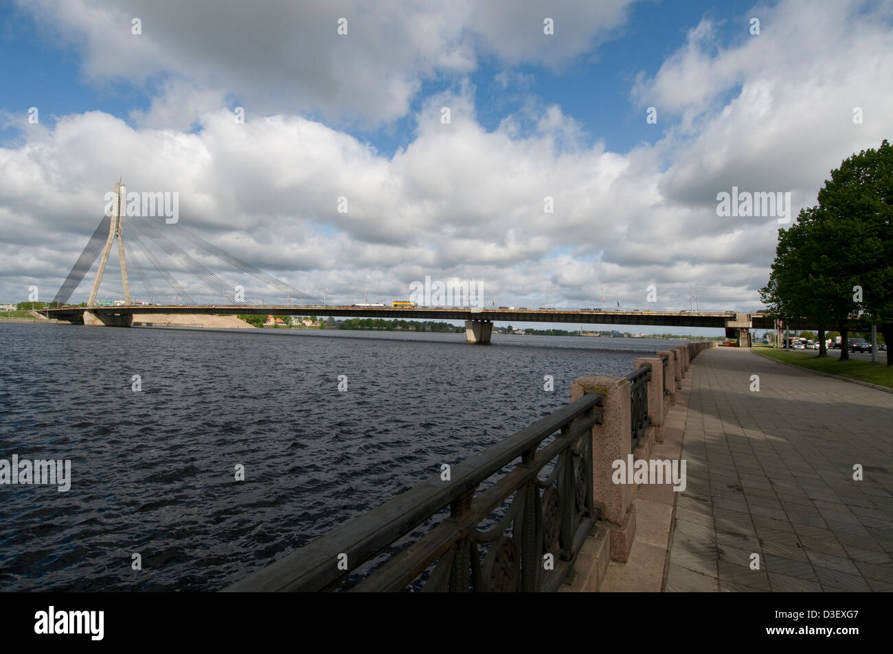 Shroud bridge hi-res stock photography and images - Alamy
