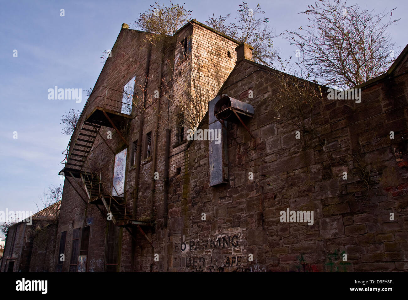Abandoned and derelict 19th Century Queen Victoria Works in Dundee,UK ...