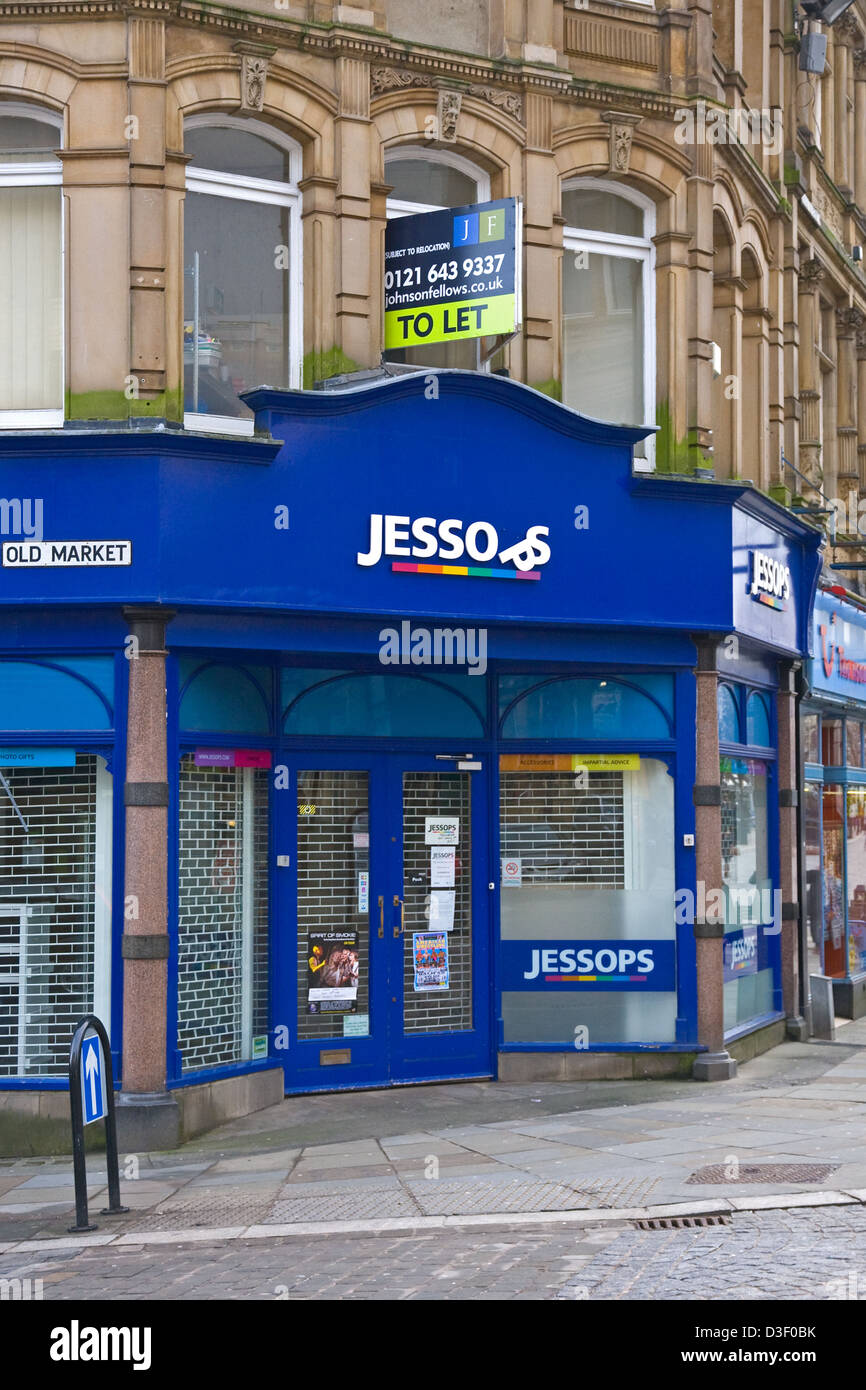 Closed Jessops photographic shop with "To Let" sign over door Stock ...