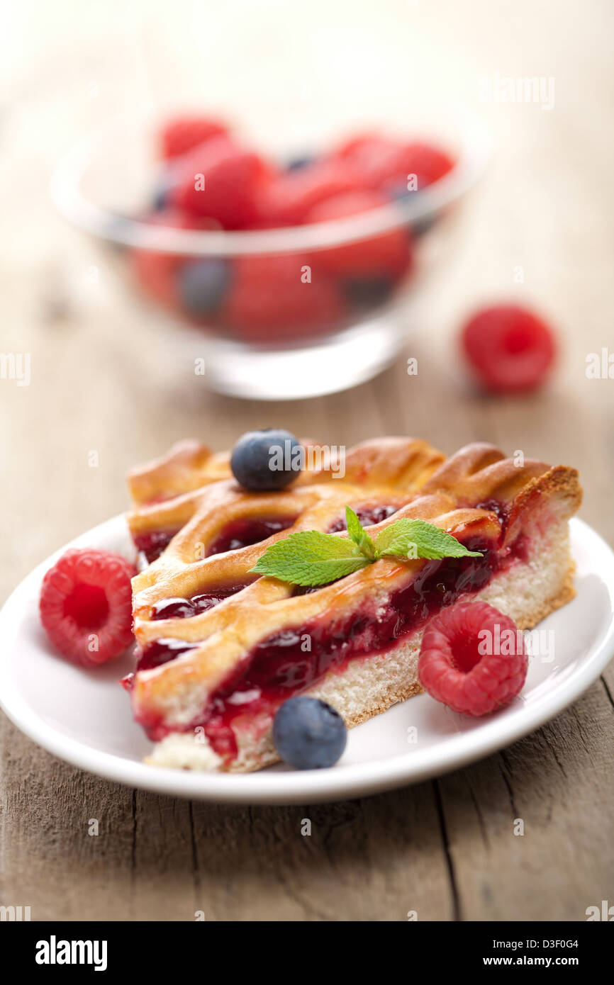 Bake berry pie hi-res stock photography and images - Alamy