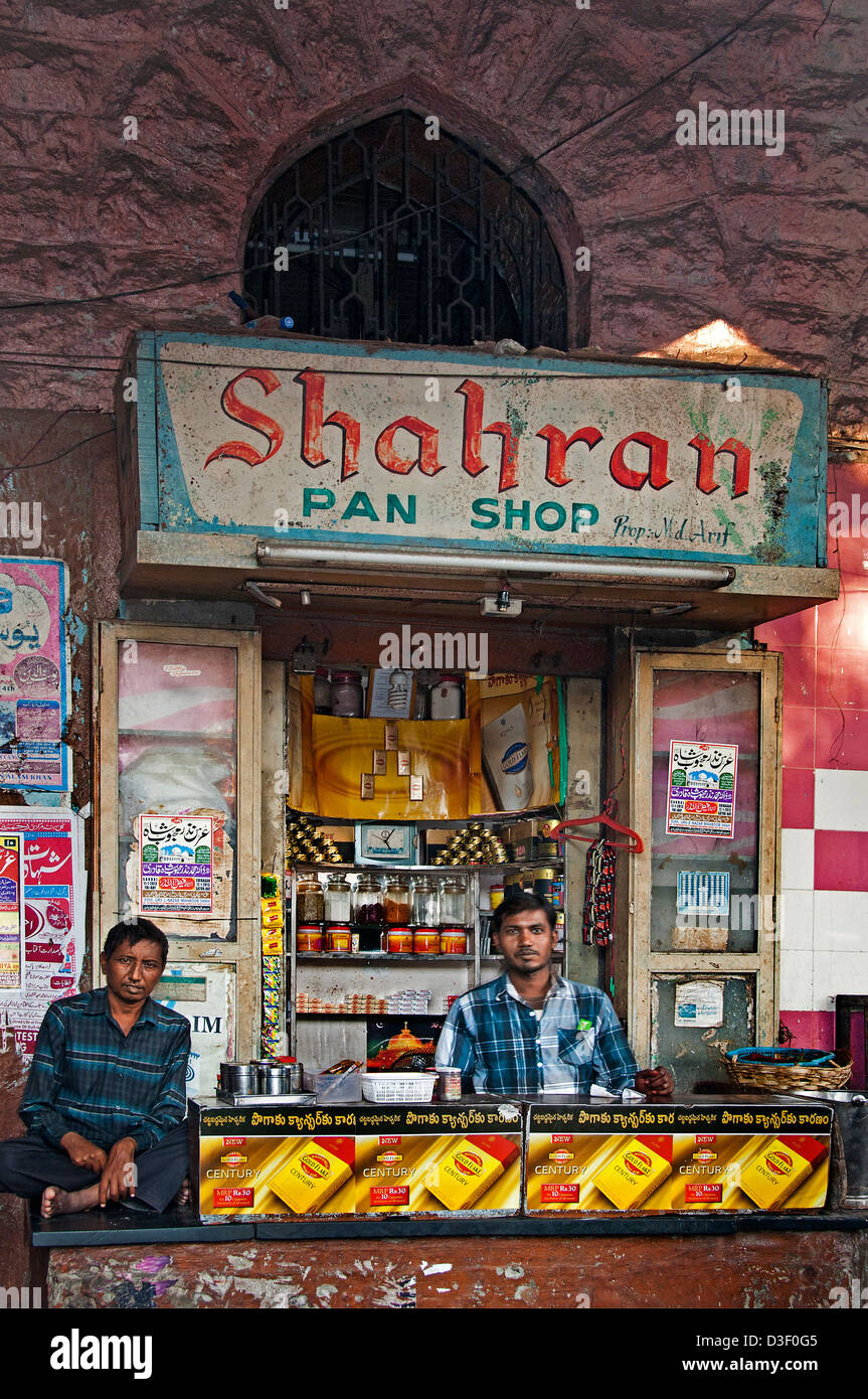 Laad Bazaar or Choodi Bazaar old market located around the historic ...