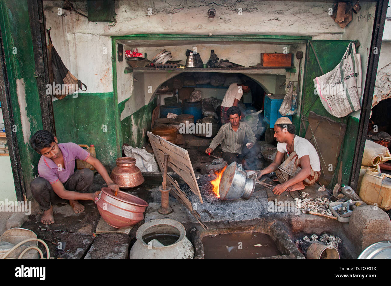 Blacksmith Smith Laad Bazaar or Choodi Bazaar Charminar Hyderabad India ...