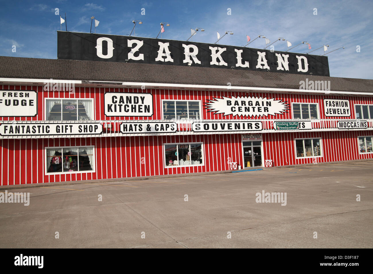 Exterior of Ozarkland, Kingdom City, Missouri Stock Photo - Alamy