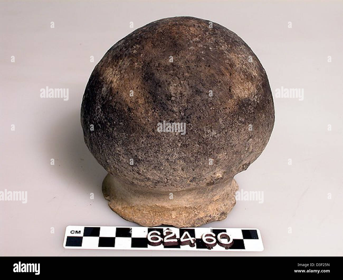 Prehistoric native american pottery hi-res stock photography and images ...