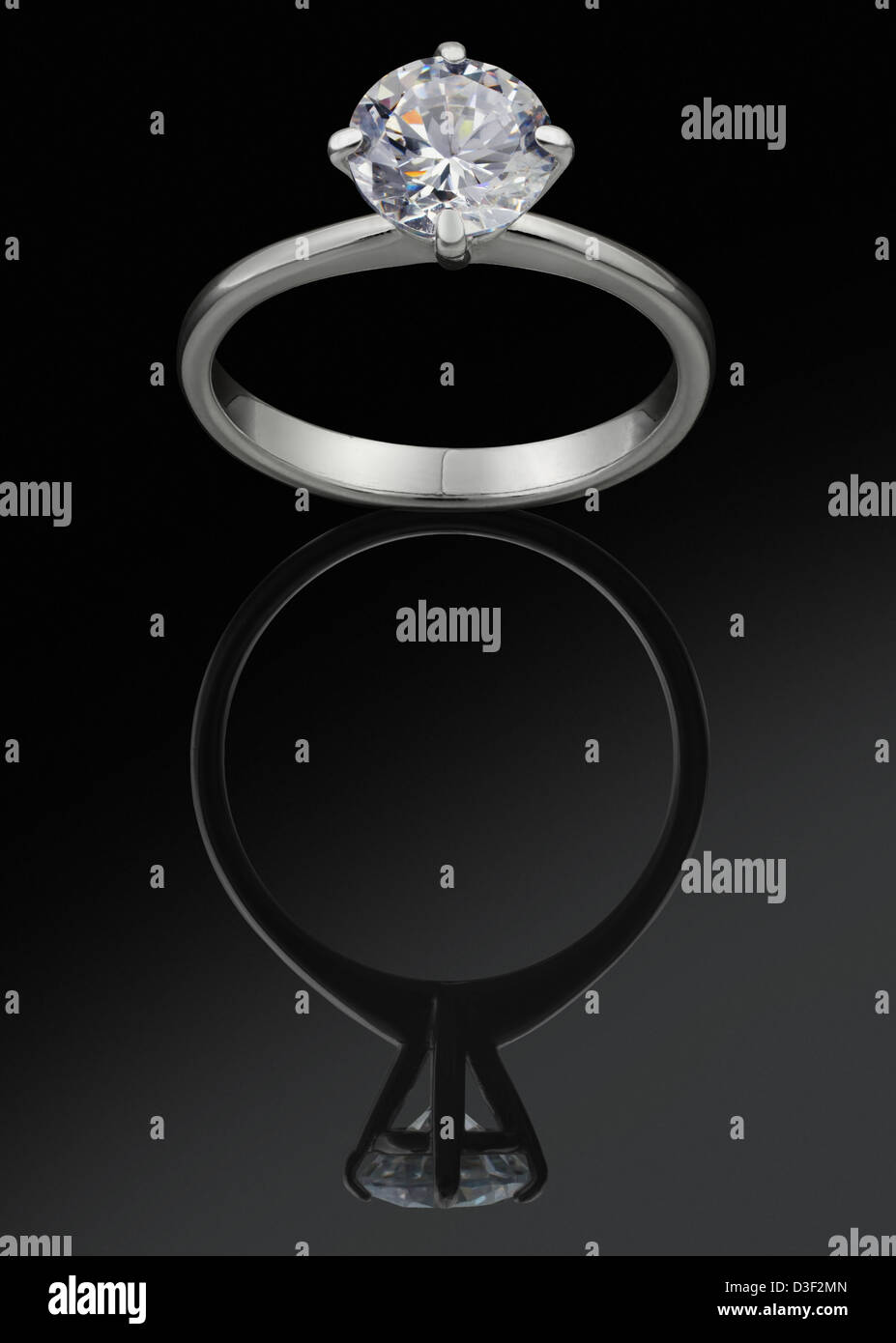 Diamond ring hi-res stock photography and images - Alamy