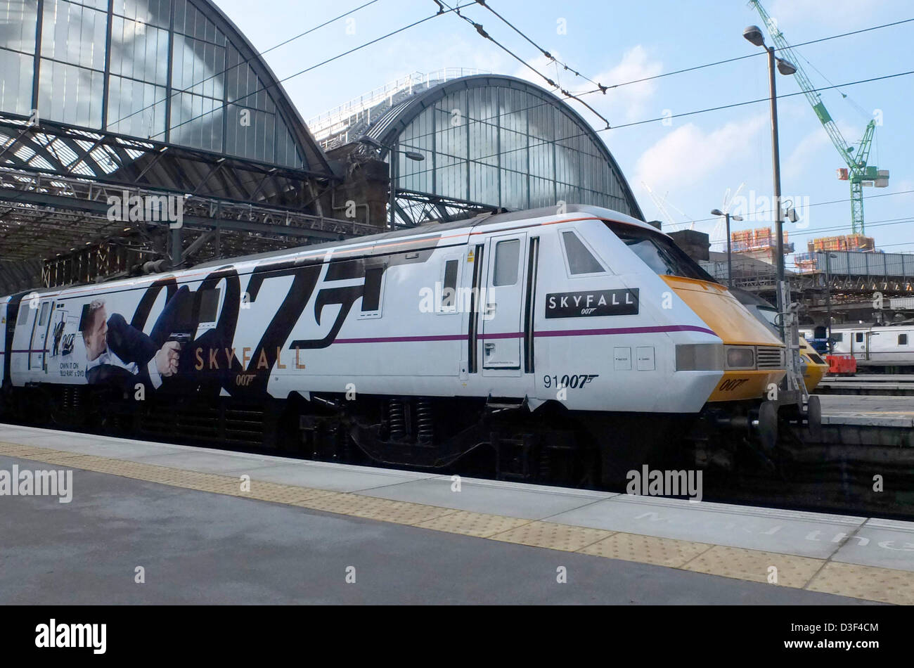 East Coast Trains, 007 Promotion, Skyfall, Train at London Kings Cross ...