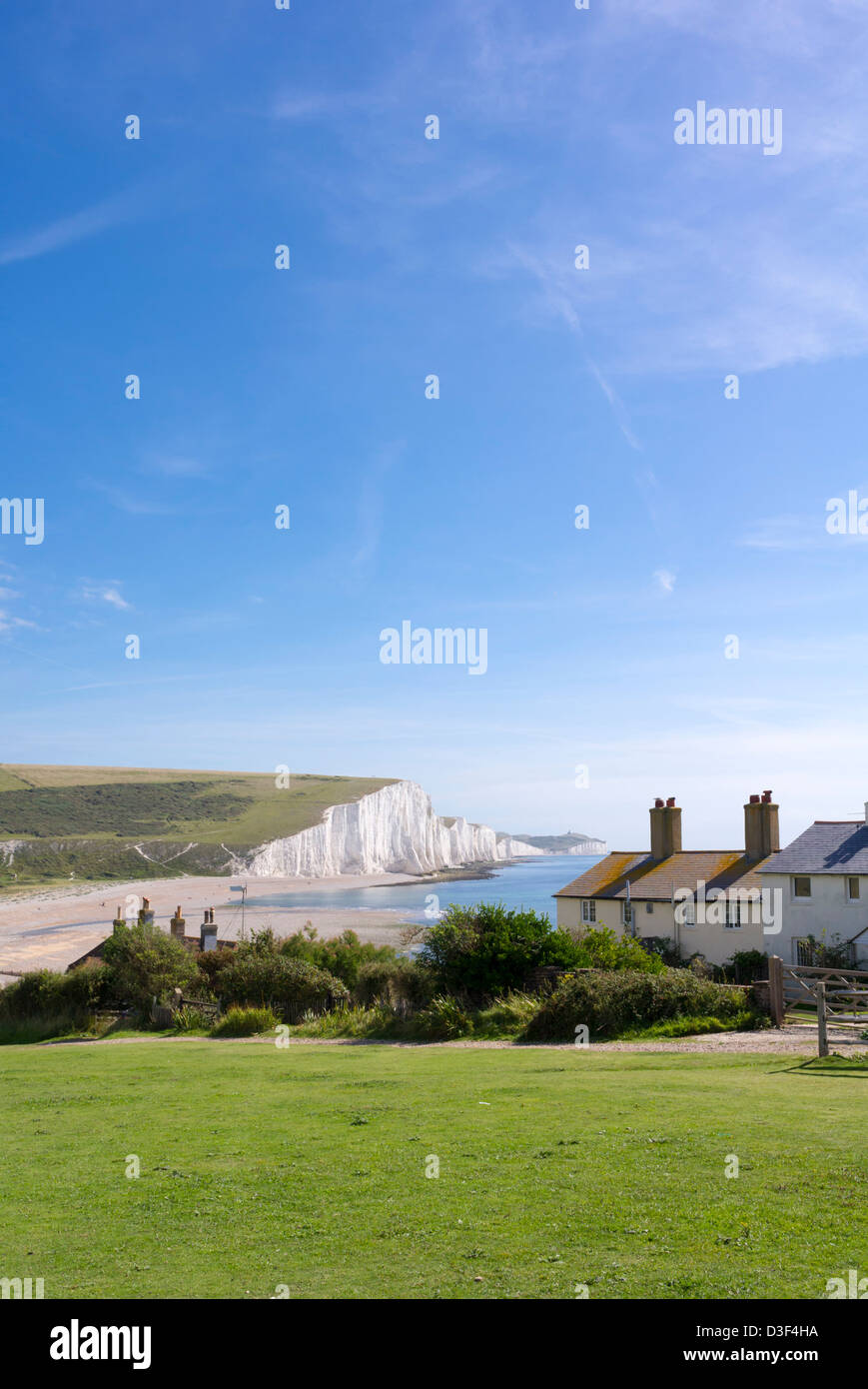 White chalk cliffs of the Seven Sisters, Sussex, England Stock Photo ...