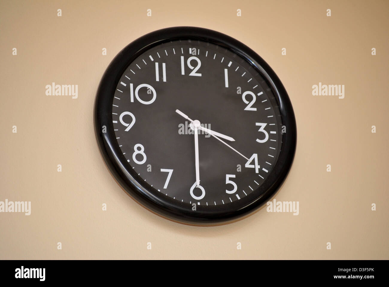 Clock shapes hi-res stock photography and images - Alamy