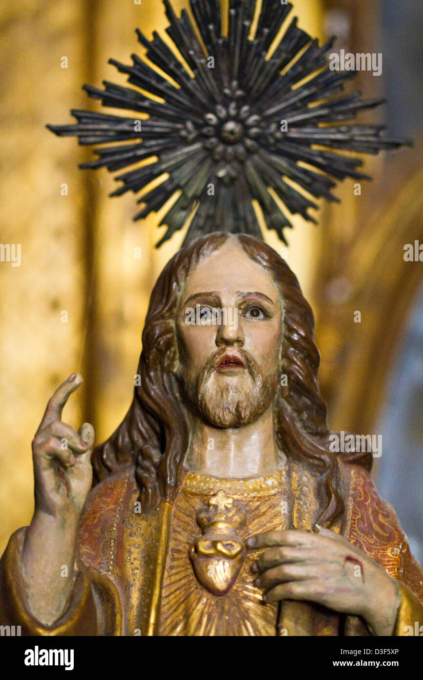 Christian religious statue hi-res stock photography and images - Alamy