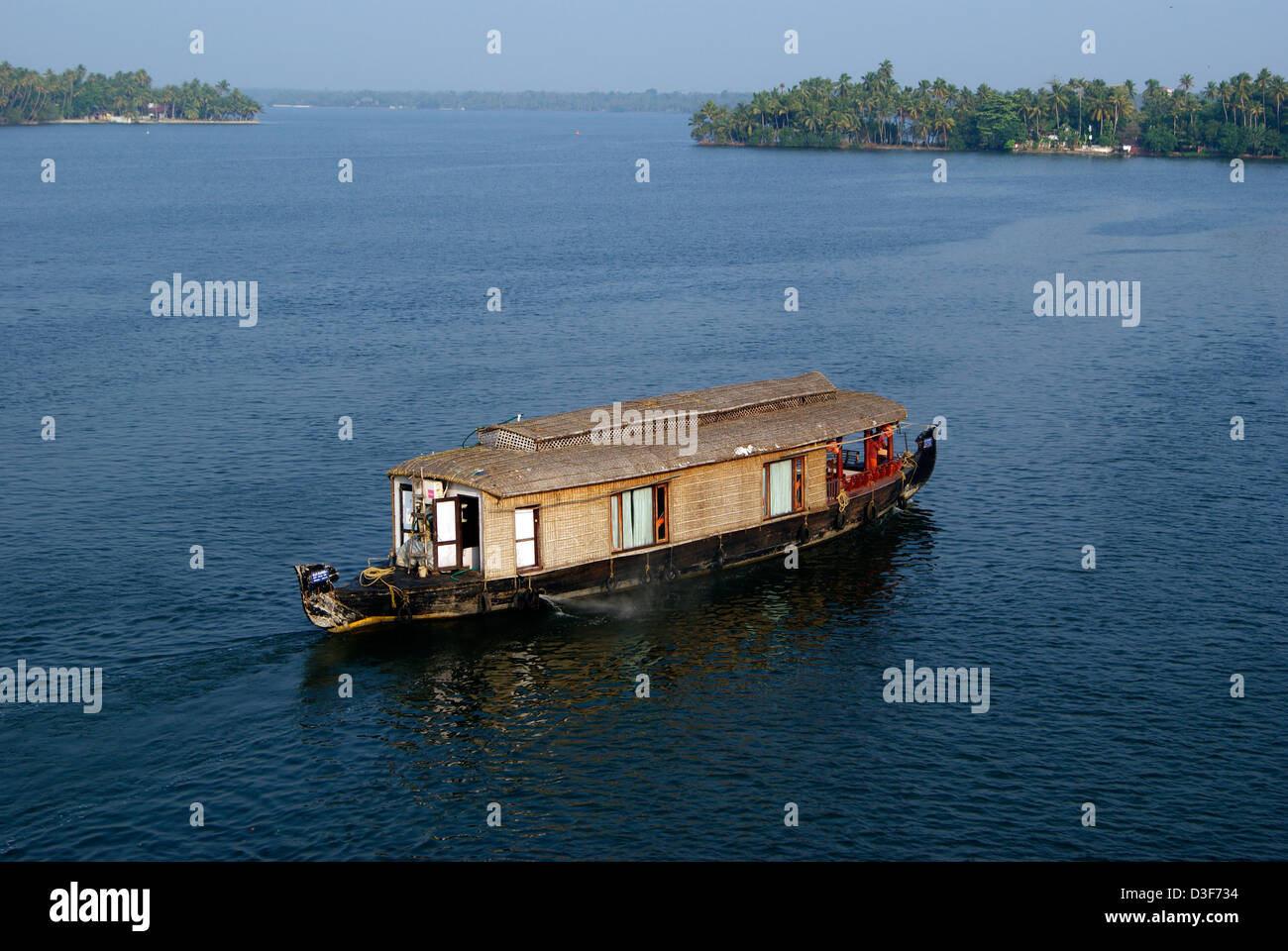 Houseboat journey through the backwaters of ashtamudi lake at kollam hi ...