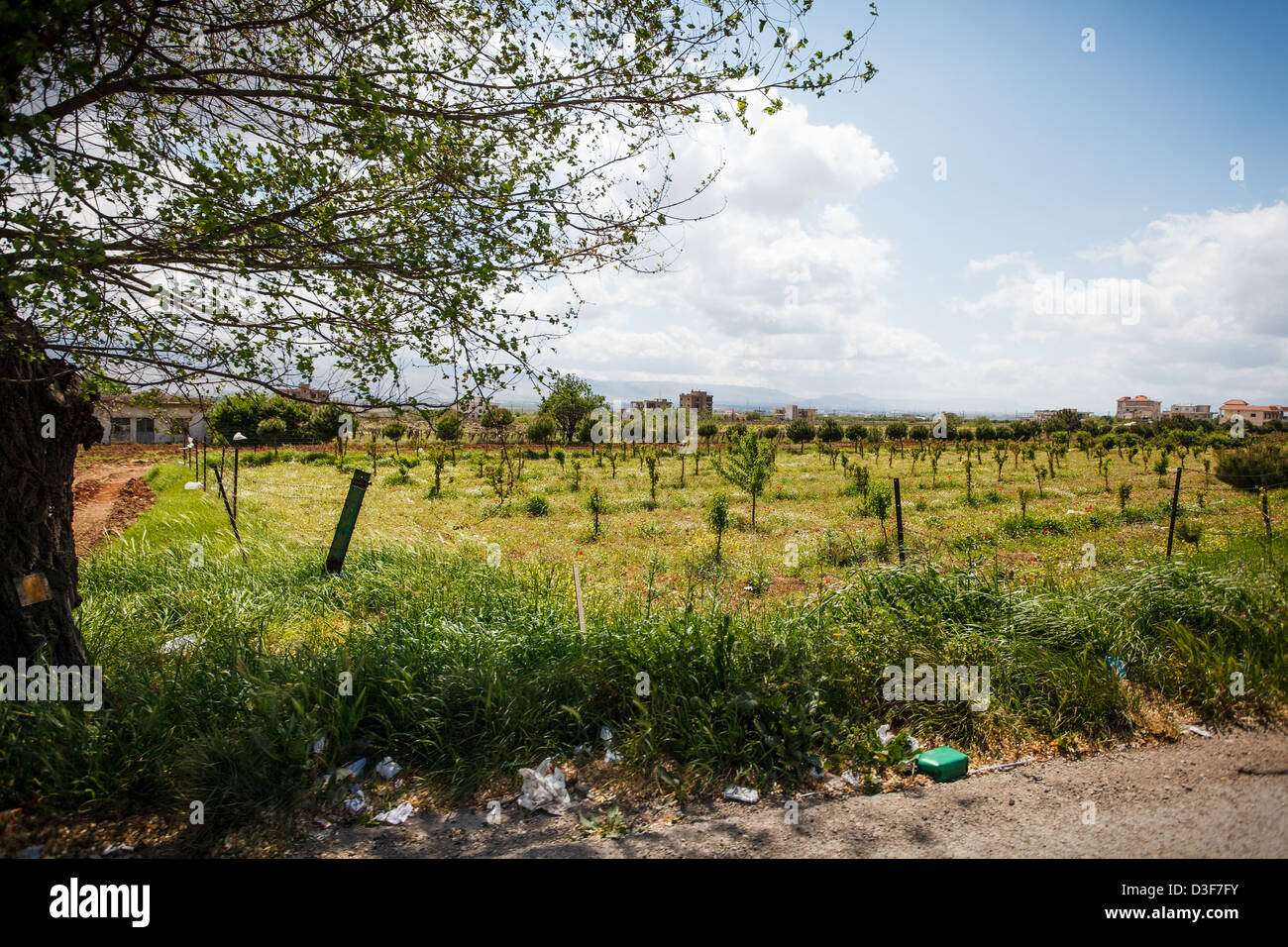 Streetside view hi-res stock photography and images - Alamy