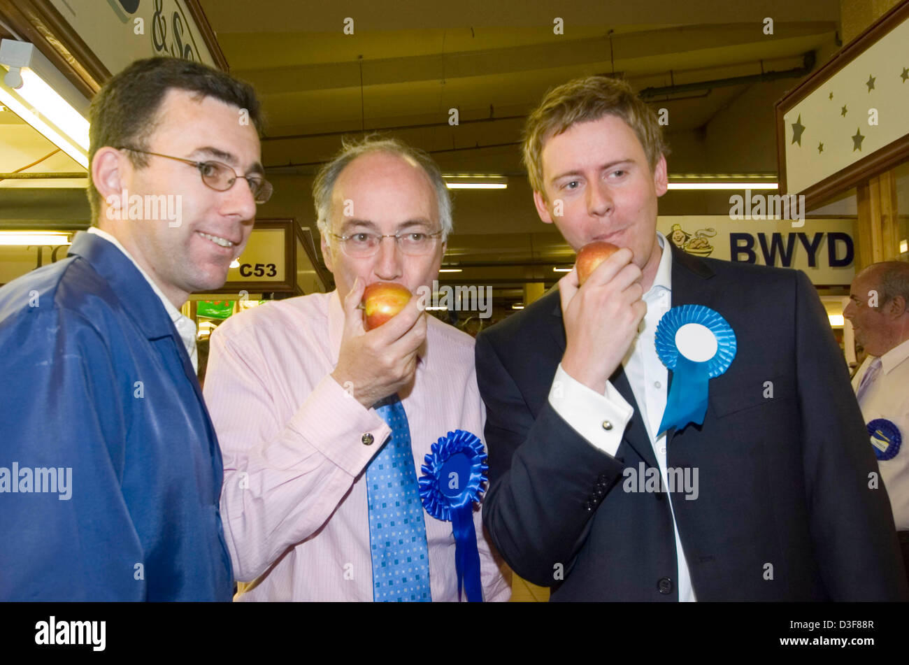 The former Conservative Party leader - Michael Howard MP campaigning in ...