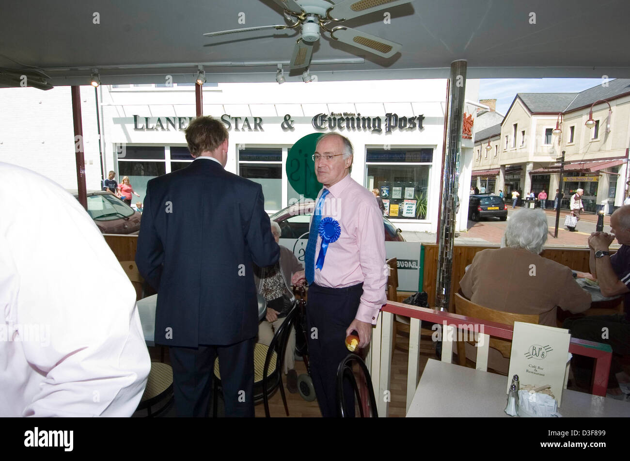 The former Conservative Party leader - Michael Howard MP campaigning in ...