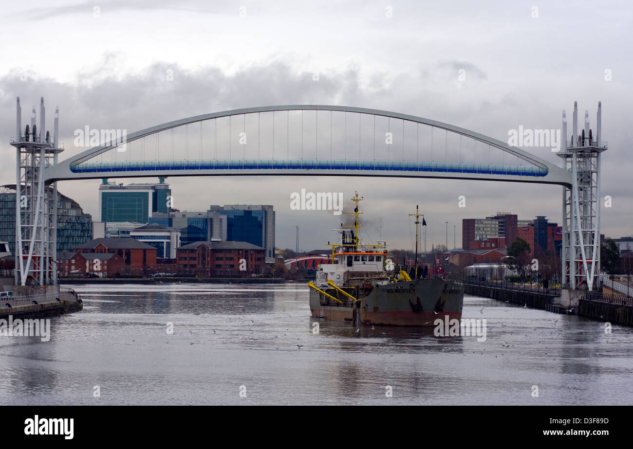 Dredging manchester ship canal hi-res stock photography and images - Alamy