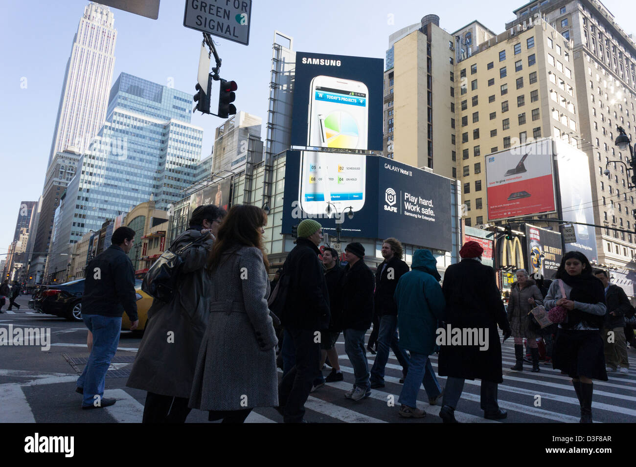 Samsung mobile advertisement hi-res stock photography and images - Alamy