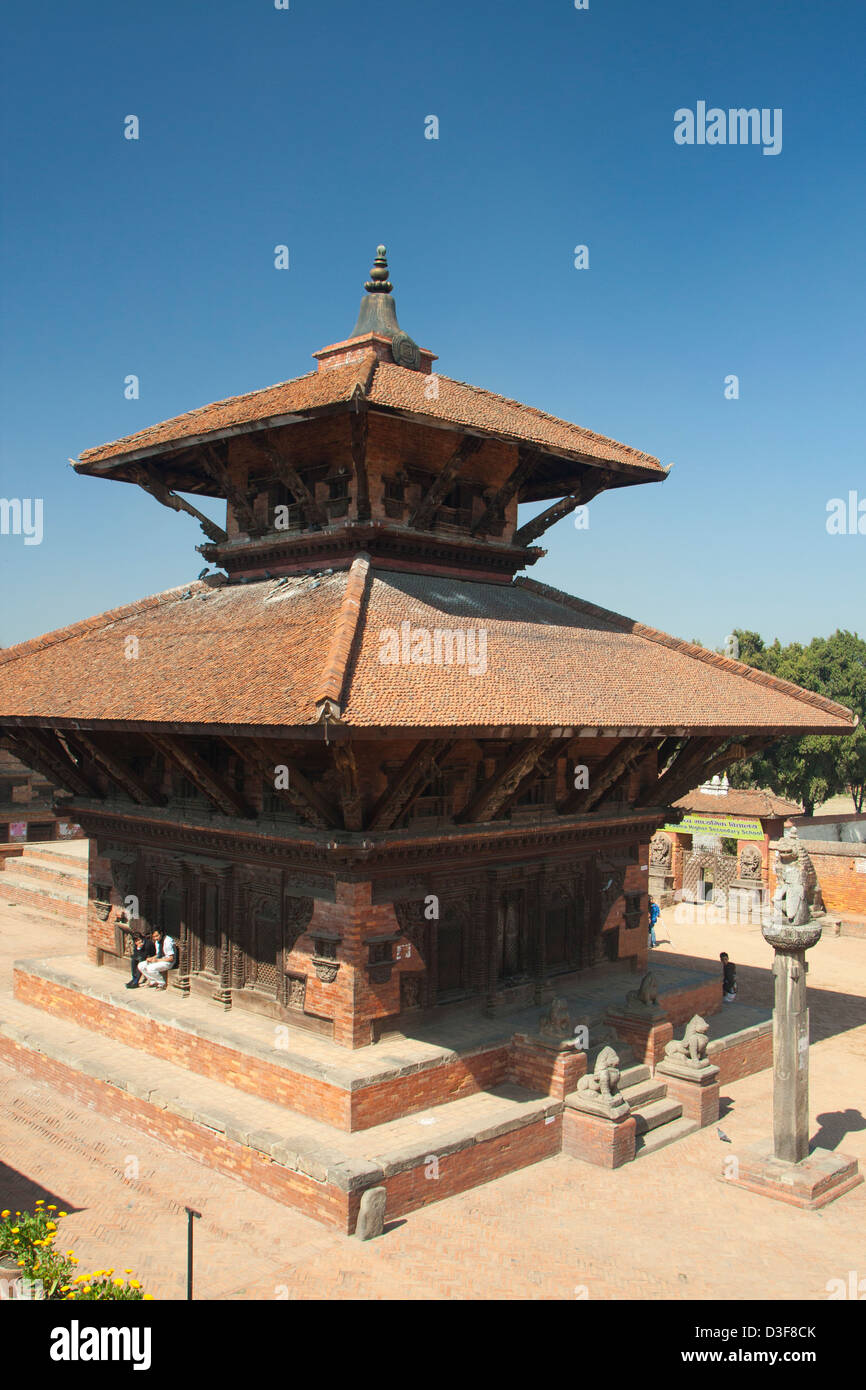 Stupa shrine hi-res stock photography and images - Alamy