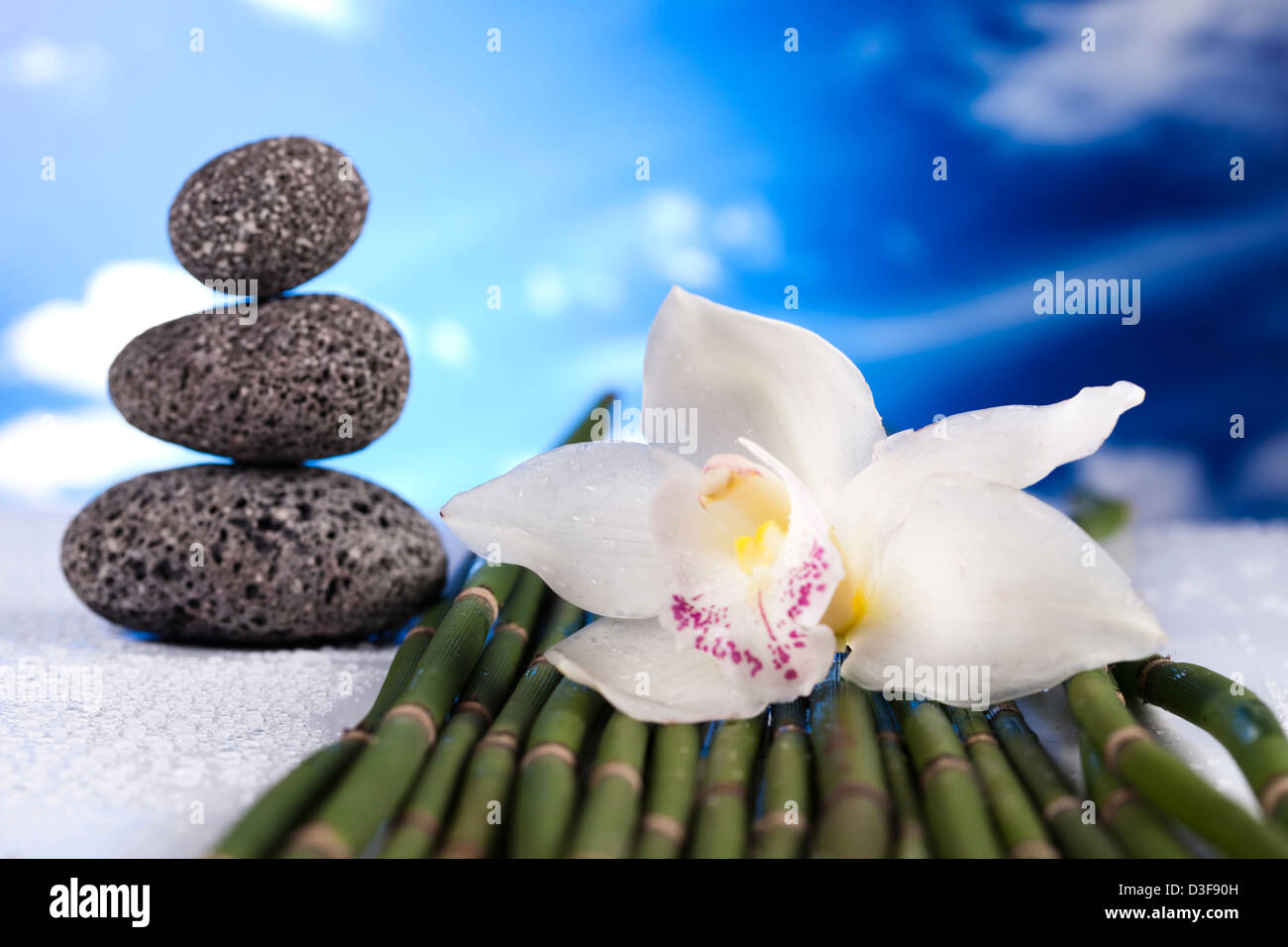 Spa still life with white flowers Stock Photo - Alamy