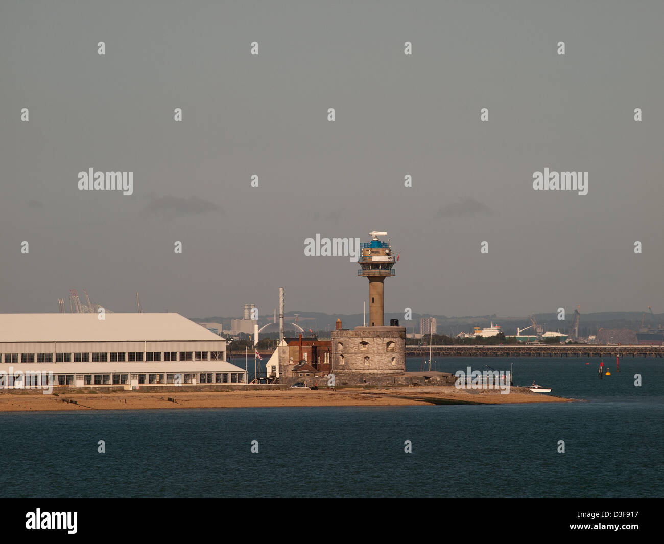 Calshot castle coastwatch tower hi-res stock photography and images - Alamy