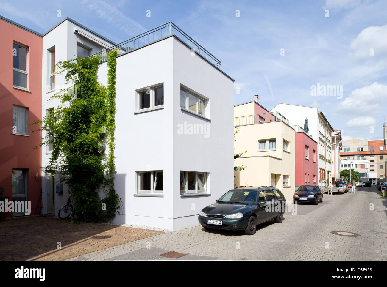 Style outdoor family construction buildings hi-res stock photography ...