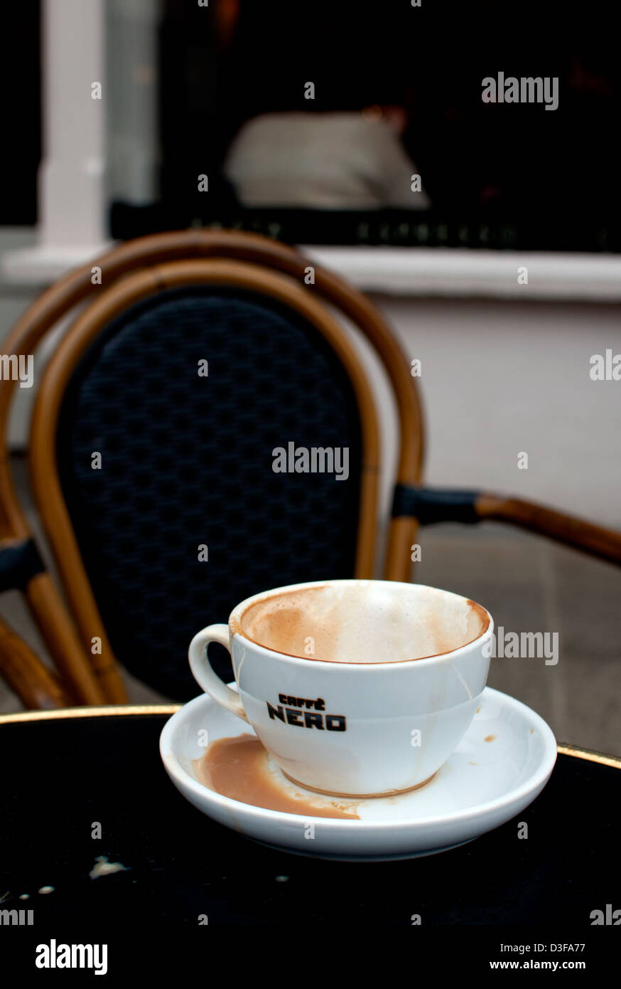 Empty Caffe Nero coffee cup Stock Photo - Alamy