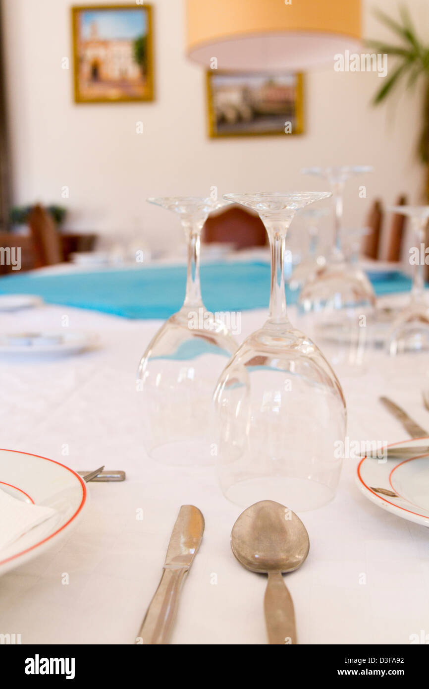 View of a ready prepared table in a restaurant Stock Photo - Alamy