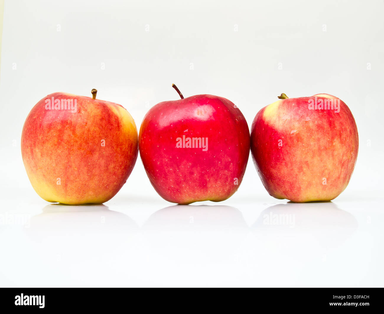 Vivid color apples hi-res stock photography and images - Alamy
