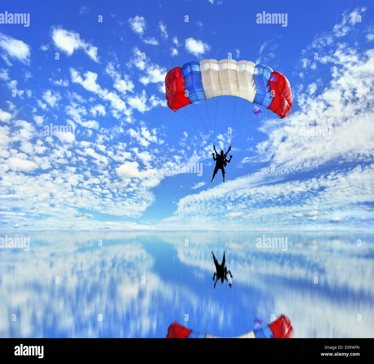 Parachute water landing hi-res stock photography and images - Alamy