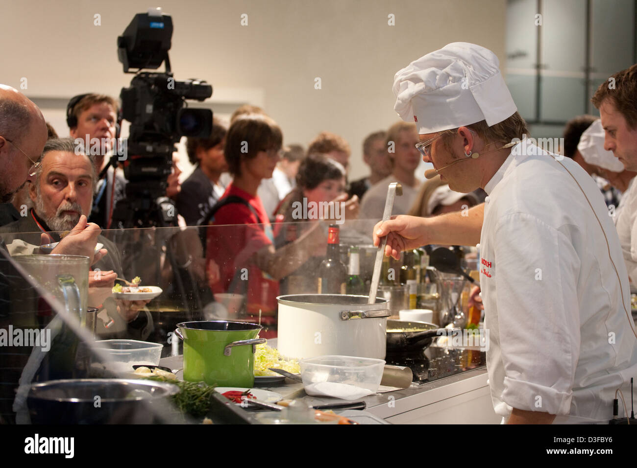 Exhibition of cooks hi-res stock photography and images - Alamy
