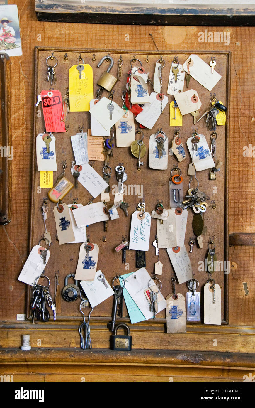 Locks and keys hi-res stock photography and images - Alamy
