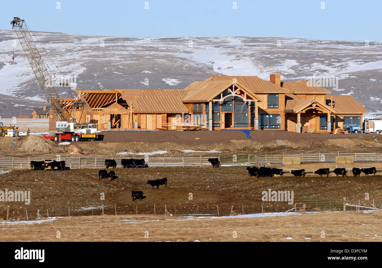 Large house under construction in hi-res stock photography and images ...