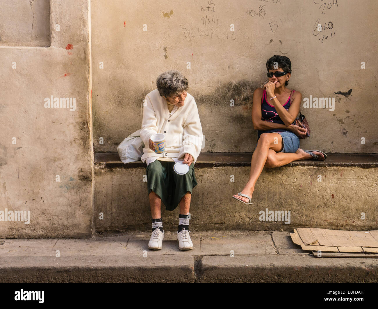 Latin latins latino latinos latina latinas hi-res stock photography and ...