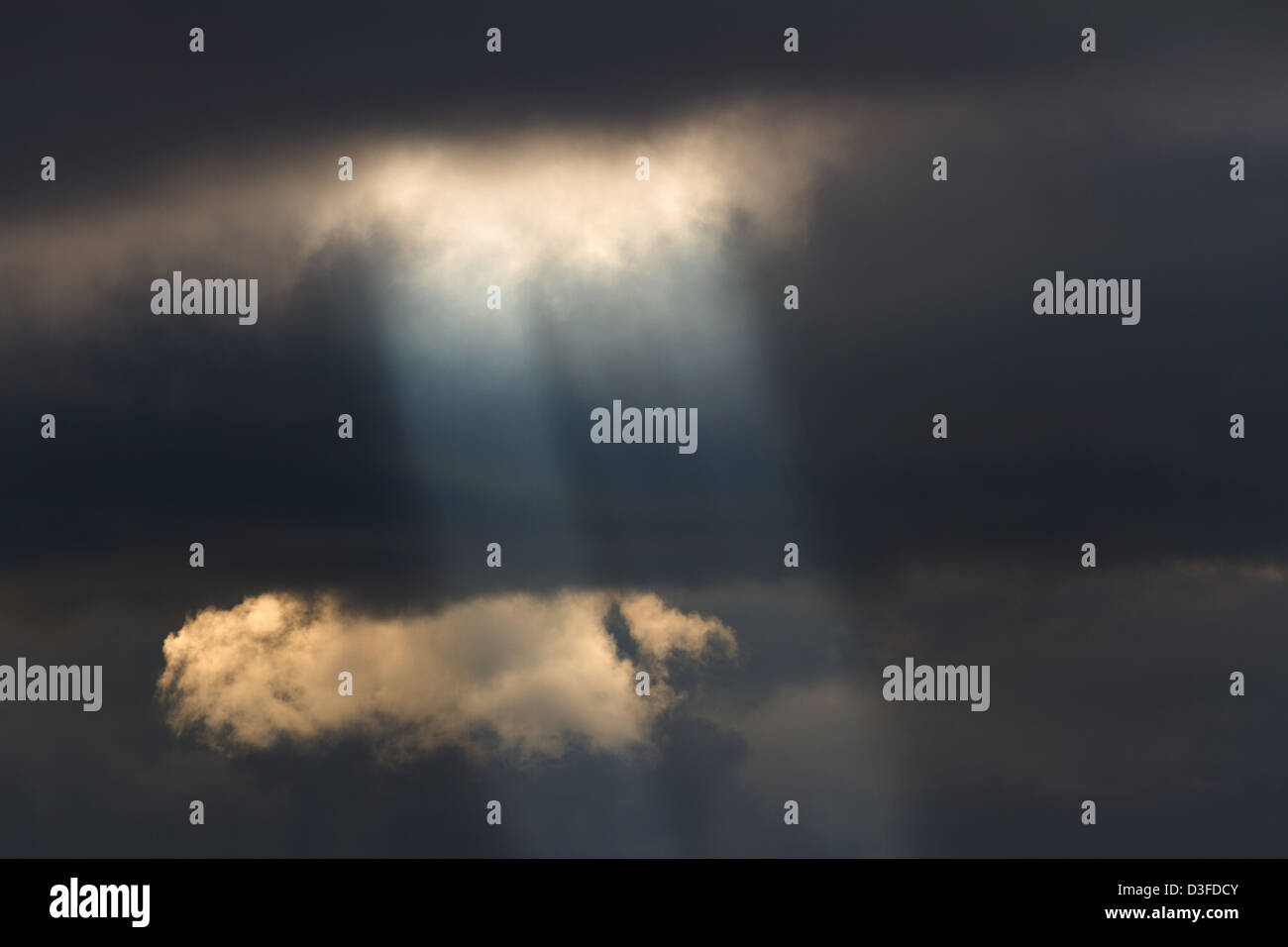 Breaking through cloud hi-res stock photography and images - Alamy