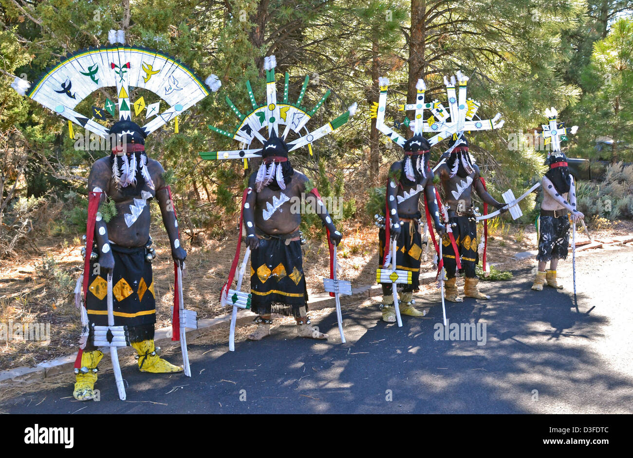Apache dancers hi-res stock photography and images - Alamy