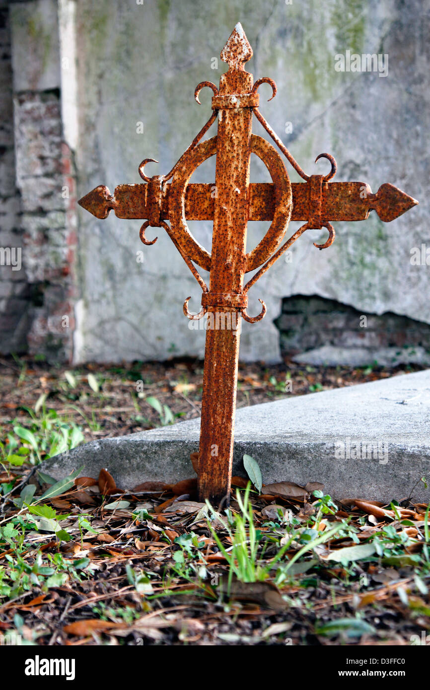 Rusty iron cross in cemetery Stock Photo - Alamy