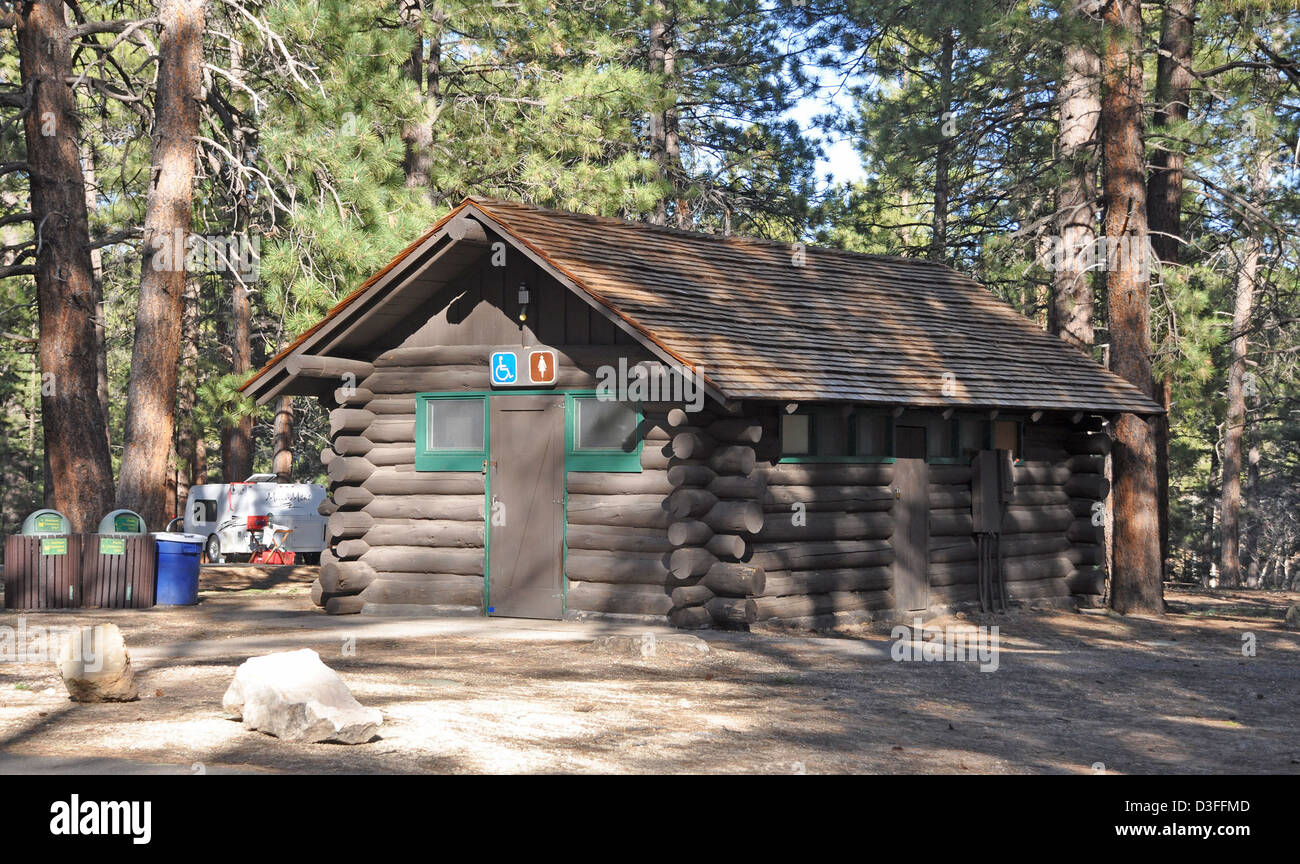Campground restroom hi-res stock photography and images - Alamy