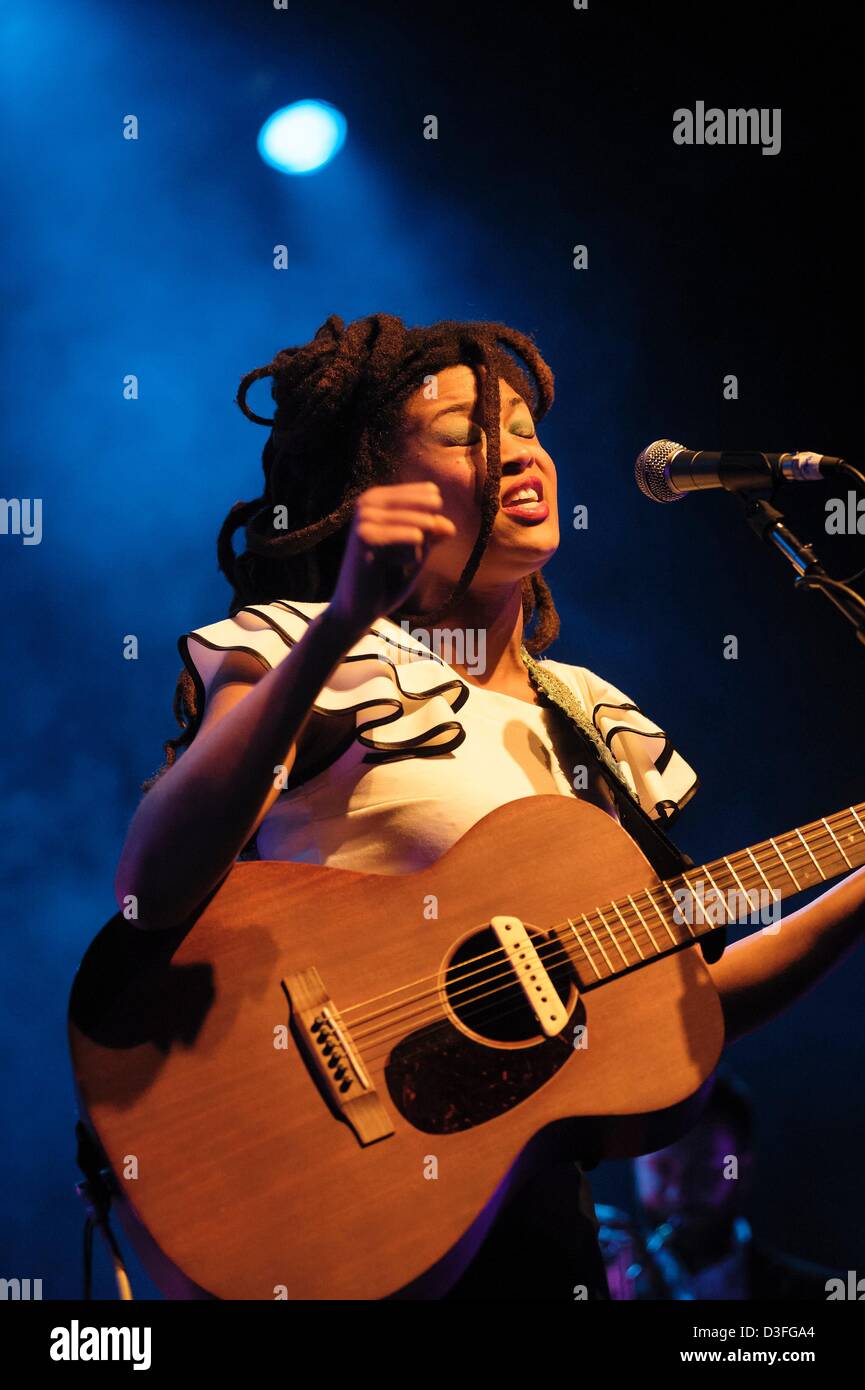 Valerie june hi-res stock photography and images - Alamy